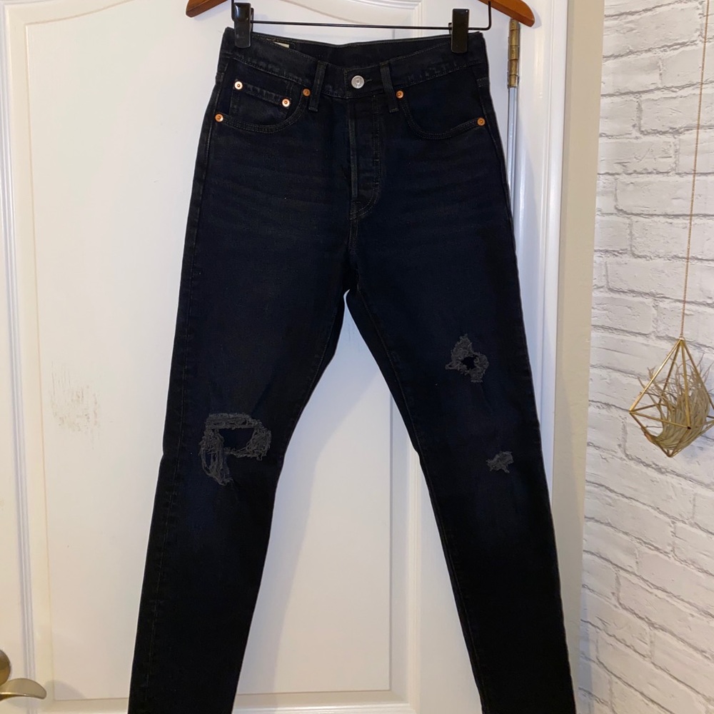 Ripped Levi Black Jean - Gem